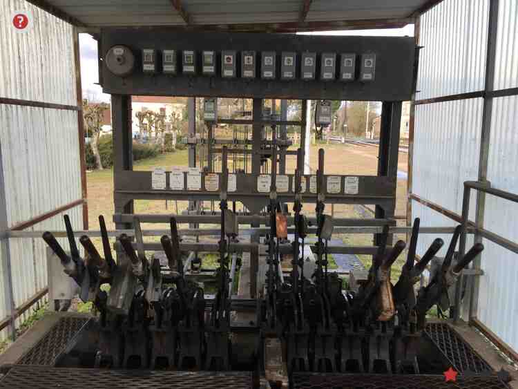 Ancien poste d'aiguillage de la... - Meconnu.fr - La Creuse